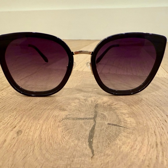 Quay Australia | Accessories | Quay Flat Out Sunglasses | Poshmark